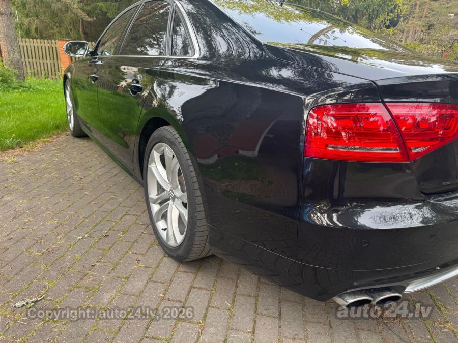 Black Audi S8 2012 in Tallinn, with an engine capacity of 4.00 L and mileage of 116 thousand km for 26900 €, photo 7 on AUTOMOTO.COM.LV
