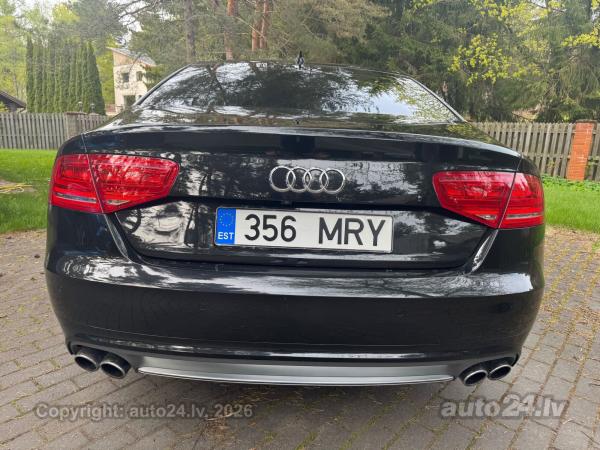 Melns Audi S8 2012 Tallina, ar dzinēja tilpumu 4.00 L un nobraukumu 116 tūkst. km par 26900 €, foto 7 vietnē AUTOMOTO.COM.LV