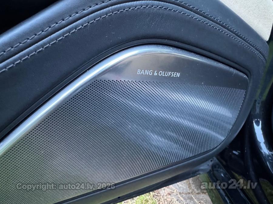 Black Audi S8 2012 in Tallinn, with an engine capacity of 4.00 L and mileage of 116 thousand km for 26900 €, photo 10 on AUTOMOTO.COM.LV
