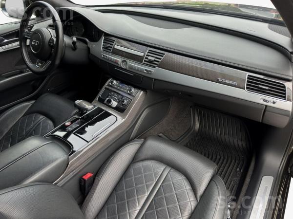 Audi S8 2012 in Riga on AUTOMOTO.COM.LV Black Audi S8 2012 in Riga, with an engine capacity of 4.00 L and mileage of 137 thousand km for 25990 €, photo 6 on AUTOMOTO.COM.LV