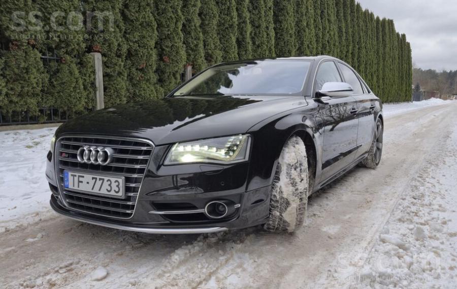 Black Audi S8 2013 in Jurmala, with an engine capacity of 4.00 L and mileage of 173 thousand km for 28500 €, photo 3 on AUTOMOTO.COM.LV