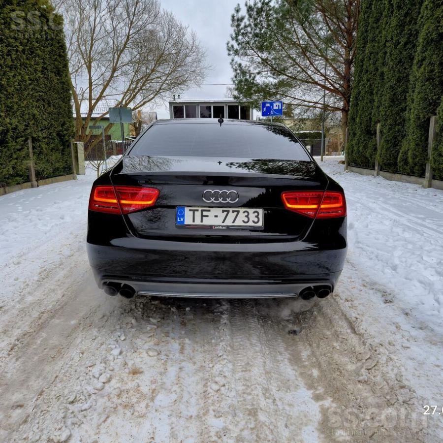 Black Audi S8 2013 in Jurmala, with an engine capacity of 4.00 L and mileage of 173 thousand km for 28500 €, photo 6 on AUTOMOTO.COM.LV