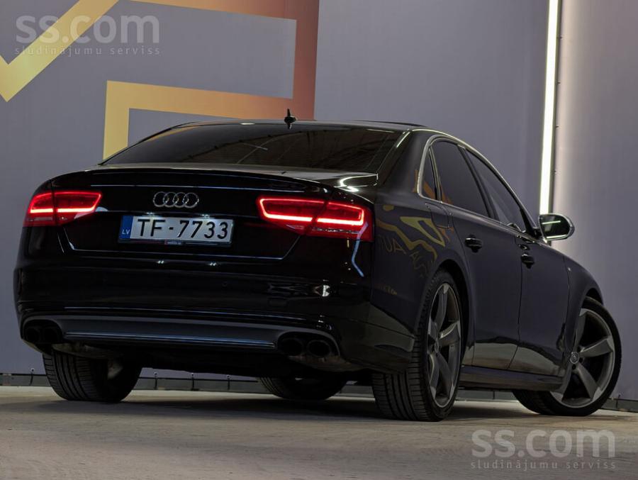 Black Audi S8 2013 in Jurmala, with an engine capacity of 4.00 L and mileage of 173 thousand km for 25000 €, photo 9 on AUTOMOTO.COM.LV