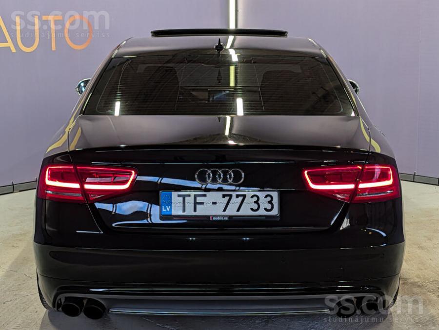 Black Audi S8 2013 in Jurmala, with an engine capacity of 4.00 L and mileage of 173 thousand km for 25000 €, photo 11 on AUTOMOTO.COM.LV