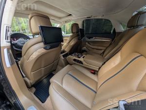 Black Audi S8 2013 in Jurmala, with an engine capacity of 4.00 L and mileage of 173 thousand km for 25000 €, photo 14 on AUTOMOTO.COM.LV