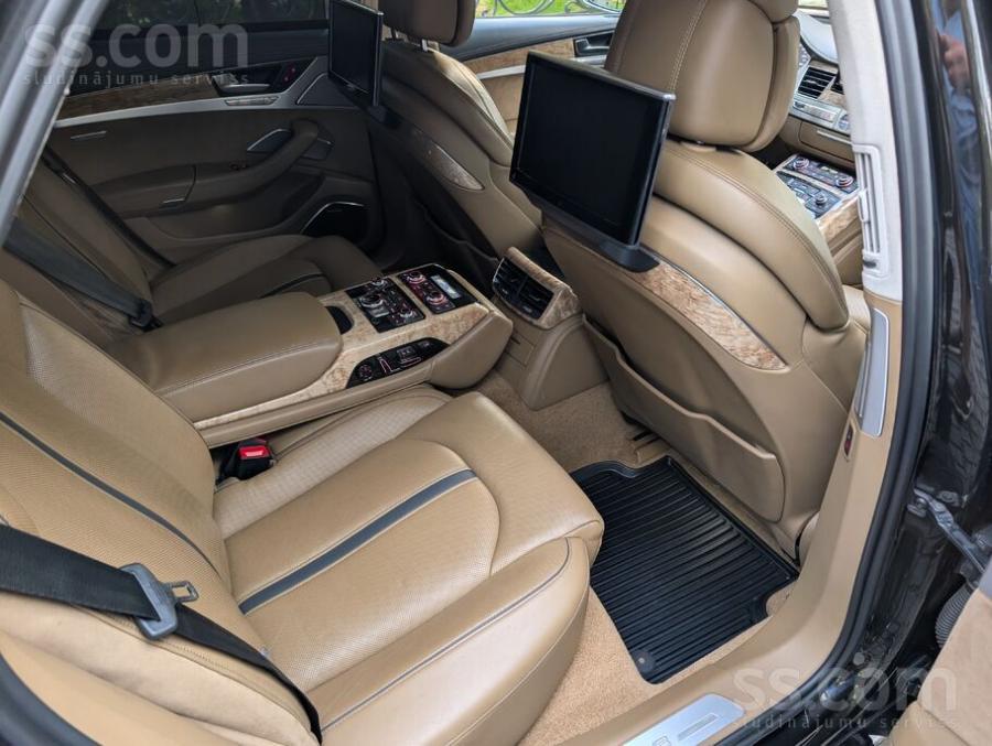 Black Audi S8 2013 in Jurmala, with an engine capacity of 4.00 L and mileage of 173 thousand km for 25000 €, photo 15 on AUTOMOTO.COM.LV