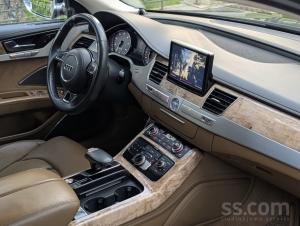 Black Audi S8 2013 in Jurmala, with an engine capacity of 4.00 L and mileage of 173 thousand km for 25000 €, photo 17 on AUTOMOTO.COM.LV
