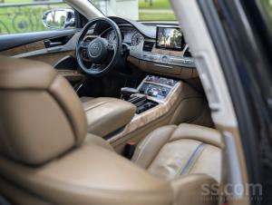Black Audi S8 2013 in Jurmala, with an engine capacity of 4.00 L and mileage of 173 thousand km for 25000 €, photo 19 on AUTOMOTO.COM.LV