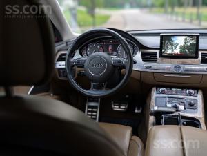 Black Audi S8 2013 in Jurmala, with an engine capacity of 4.00 L and mileage of 173 thousand km for 25000 €, photo 24 on AUTOMOTO.COM.LV