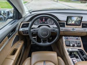 Black Audi S8 2013 in Jurmala, with an engine capacity of 4.00 L and mileage of 173 thousand km for 25000 €, photo 18 on AUTOMOTO.COM.LV