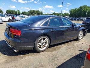 Black Audi S8 2013 in Vilnius, with an engine capacity of 3.99 L and mileage of 105 thousand km for 5999 €, photo 4 on AUTOMOTO.COM.LV
