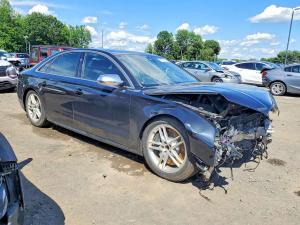Black Audi S8 2013 in Vilnius, with an engine capacity of 3.99 L and mileage of 105 thousand km for 5999 €, photo 6 on AUTOMOTO.COM.LV