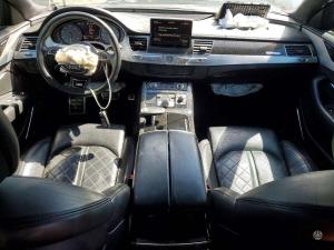 Black Audi S8 2013 in Vilnius, with an engine capacity of 3.99 L and mileage of 105 thousand km for 5999 €, photo 8 on AUTOMOTO.COM.LV