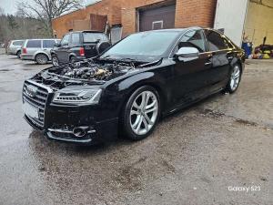 Melns Audi S8 2015 Tallina, ar dzinēja tilpumu 3.99 L un nobraukumu 280 tūkst. km par 14900 €, foto 2 vietnē AUTOMOTO.COM.LV