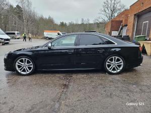 Melns Audi S8 2015 Tallina, ar dzinēja tilpumu 3.99 L un nobraukumu 280 tūkst. km par 14900 €, foto 5 vietnē AUTOMOTO.COM.LV