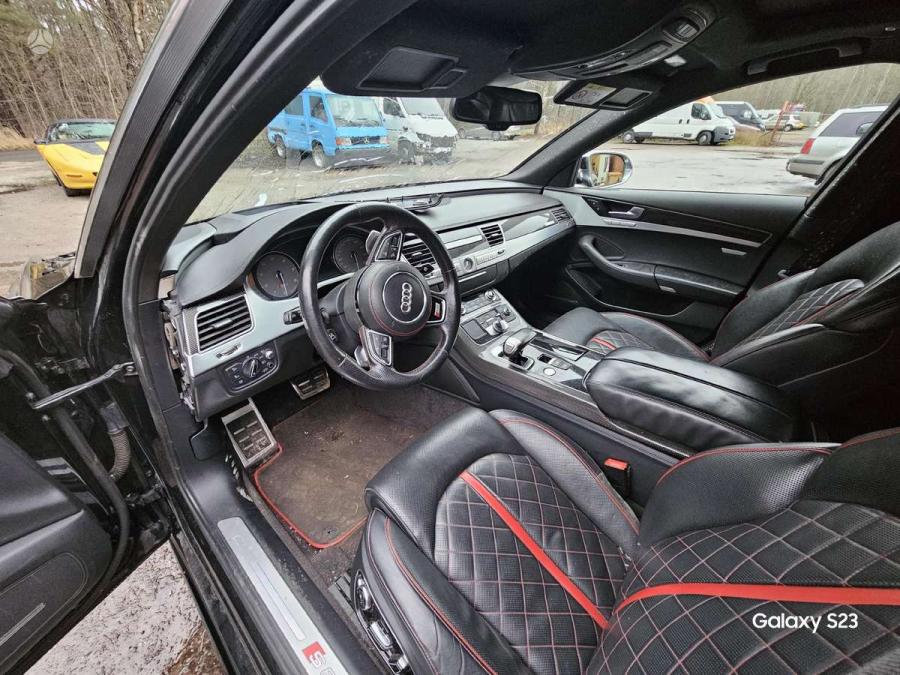 Melns Audi S8 2015 Tallina, ar dzinēja tilpumu 3.99 L un nobraukumu 280 tūkst. km par 14900 €, foto 8 vietnē AUTOMOTO.COM.LV