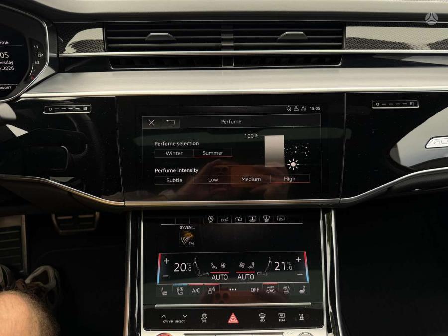 Черный Ауди С8 2020 в Шяуляй, объемом двигателя 4.00 л и пробегом 90 тыс. км за 69990 €, фото 28 на AUTOMOTO.COM.LV