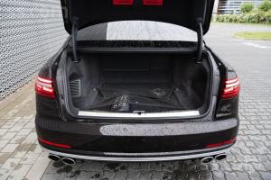 Melns Audi S8 2020 Rīga, ar dzinēja tilpumu 4.00 L un nobraukumu 68 tūkst. km par 79900 €, foto 35 vietnē AUTOMOTO.COM.LV