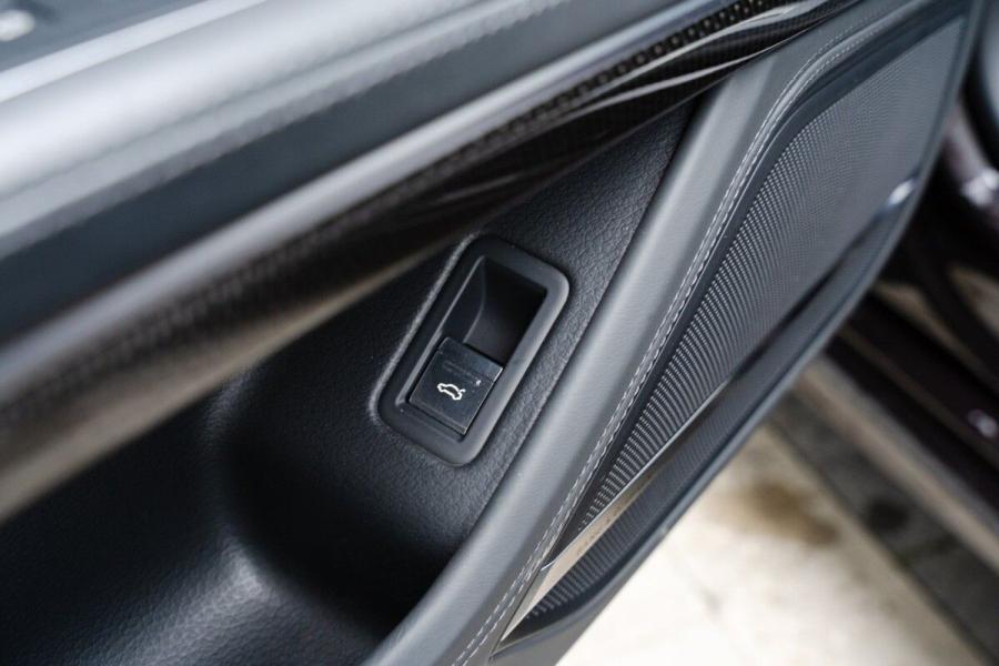 Melns Audi S8 2020 Mārupe, ar dzinēja tilpumu 4.00 L un nobraukumu 68 tūkst. km par 79900 €, foto 11 vietnē AUTOMOTO.COM.LV
