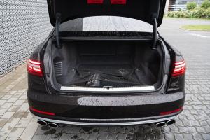 Melns Audi S8 2020 Mārupe, ar dzinēja tilpumu 4.00 L un nobraukumu 68 tūkst. km par 79900 €, foto 35 vietnē AUTOMOTO.COM.LV