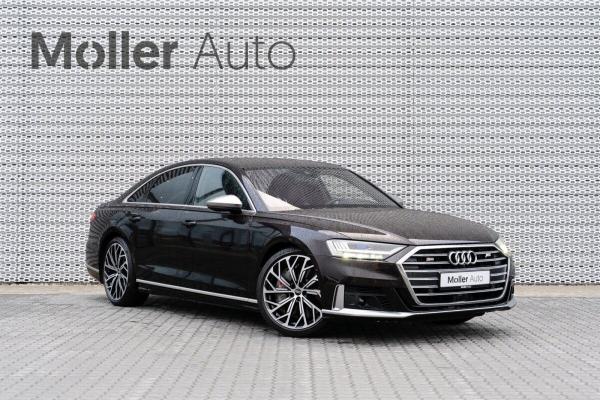 Black Audi S8 2020 in Marupe, with an engine capacity of 4.00 L and mileage of 68 thousand km for 79900 €, photo 3 on AUTOMOTO.COM.LV