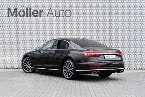 Black Audi S8 2020 in Marupe, with an engine capacity of 4.00 L and mileage of 68 thousand km for 79900 €, photo 4 on AUTOMOTO.COM.LV
