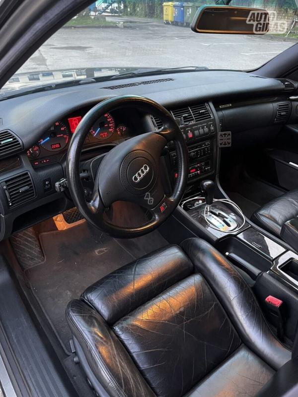 Blue Audi S8 1998 in Kaunas, with an engine capacity of 4.20 L and mileage of 252 thousand km for 9500 €, photo 10 on AUTOMOTO.COM.LV