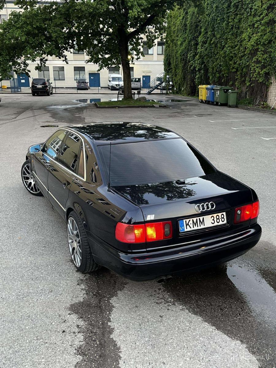 Blue Audi S8 1998 in Kaunas, with an engine capacity of 4.20 L and mileage of 255 thousand km for 7800 €, photo 1 on AUTOMOTO.COM.LV