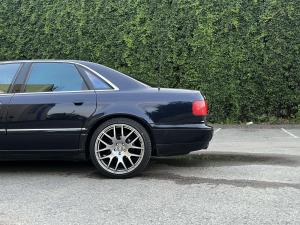 Blue Audi S8 1998 in Kaunas, with an engine capacity of 4.20 L and mileage of 255 thousand km for 7800 €, photo 9 on AUTOMOTO.COM.LV
