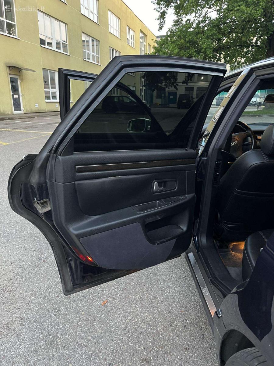 Blue Audi S8 1998 in Kaunas, with an engine capacity of 4.20 L and mileage of 255 thousand km for 7800 €, photo 16 on AUTOMOTO.COM.LV
