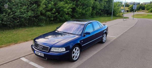 Zils Audi S8 2000 Viļņa, ar dzinēja tilpumu 4.17 L un nobraukumu 315 tūkst. km par 5200 €, foto 1 vietnē AUTOMOTO.COM.LV