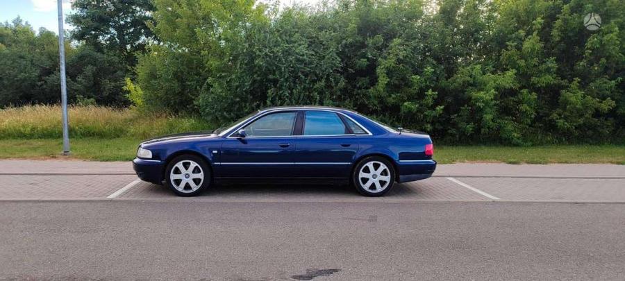 Blue Audi S8 2000 in Vilnius, with an engine capacity of 4.17 L and mileage of 315 thousand km for 5200 €, photo 5 on AUTOMOTO.COM.LV