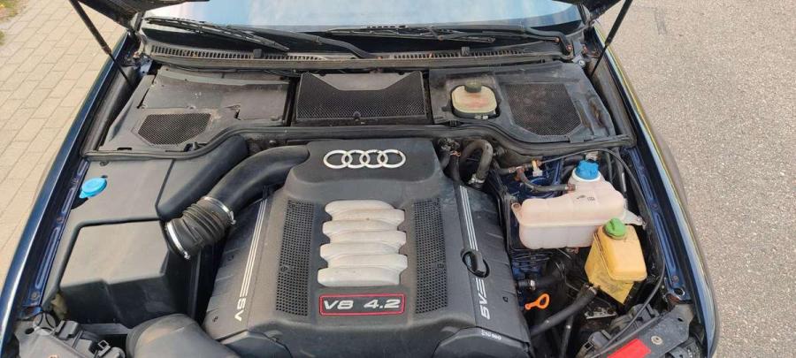 Blue Audi S8 2000 in Vilnius, with an engine capacity of 4.17 L and mileage of 315 thousand km for 5200 €, photo 12 on AUTOMOTO.COM.LV