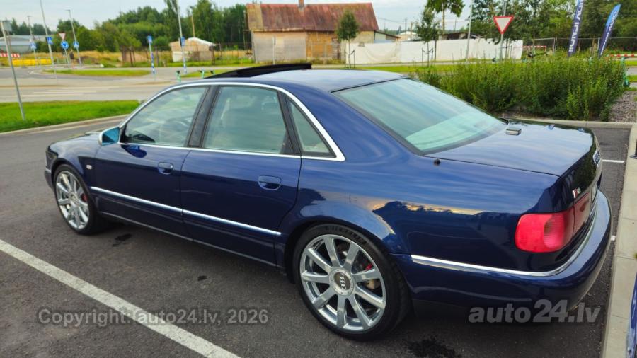 Blue Audi S8 2000 in Tallinn, with an engine capacity of 4.20 L and mileage of 267 thousand km for 16000 €, photo 10 on AUTOMOTO.COM.LV