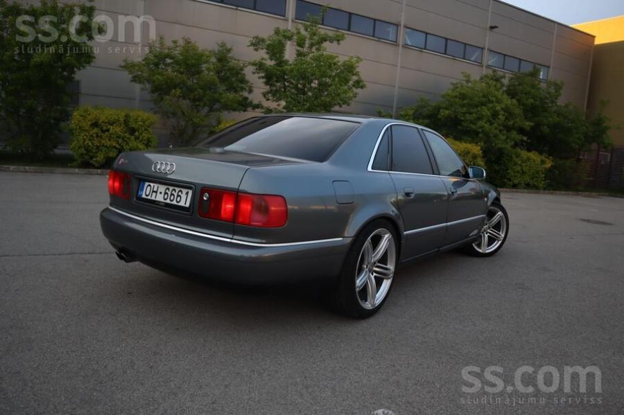 Grey Audi S8 2001 in Riga, with an engine capacity of 4.20 L and mileage of 270 thousand km for 7990 €, photo 4 on AUTOMOTO.COM.LV