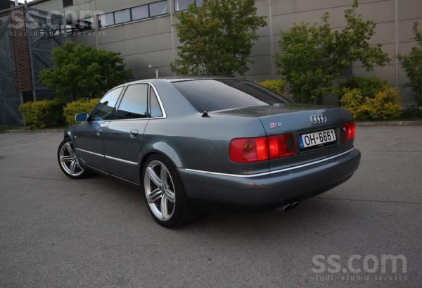 Grey Audi S8 2001 in Riga, with an engine capacity of 4.20 L and mileage of 270 thousand km for 7990 €, photo 4 on AUTOMOTO.COM.LV
