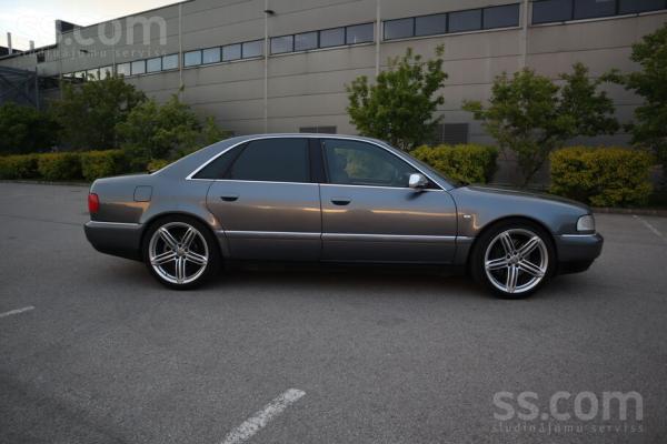 Grey Audi S8 2001 in Riga, with an engine capacity of 4.20 L and mileage of 270 thousand km for 7990 €, photo 5 on AUTOMOTO.COM.LV