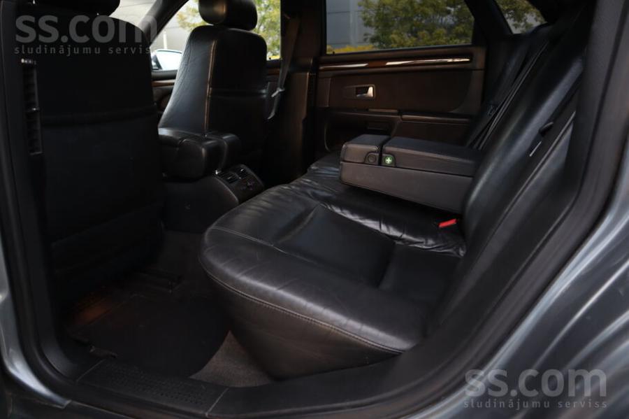 Grey Audi S8 2001 in Riga, with an engine capacity of 4.20 L and mileage of 270 thousand km for 7990 €, photo 12 on AUTOMOTO.COM.LV