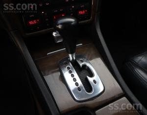 Grey Audi S8 2001 in Riga, with an engine capacity of 4.20 L and mileage of 270 thousand km for 7990 €, photo 13 on AUTOMOTO.COM.LV