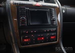 Grey Audi S8 2001 in Riga, with an engine capacity of 4.20 L and mileage of 270 thousand km for 7990 €, photo 14 on AUTOMOTO.COM.LV
