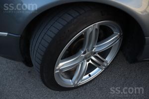 Grey Audi S8 2001 in Riga, with an engine capacity of 4.20 L and mileage of 270 thousand km for 7990 €, photo 33 on AUTOMOTO.COM.LV