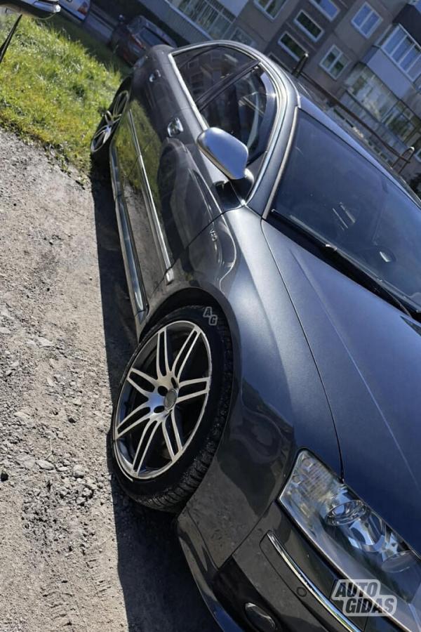 Pelēks Audi S8 2006 Kauņa, ar dzinēja tilpumu 5.20 L un nobraukumu 340 tūkst. km par 15000 €, foto 3 vietnē AUTOMOTO.COM.LV