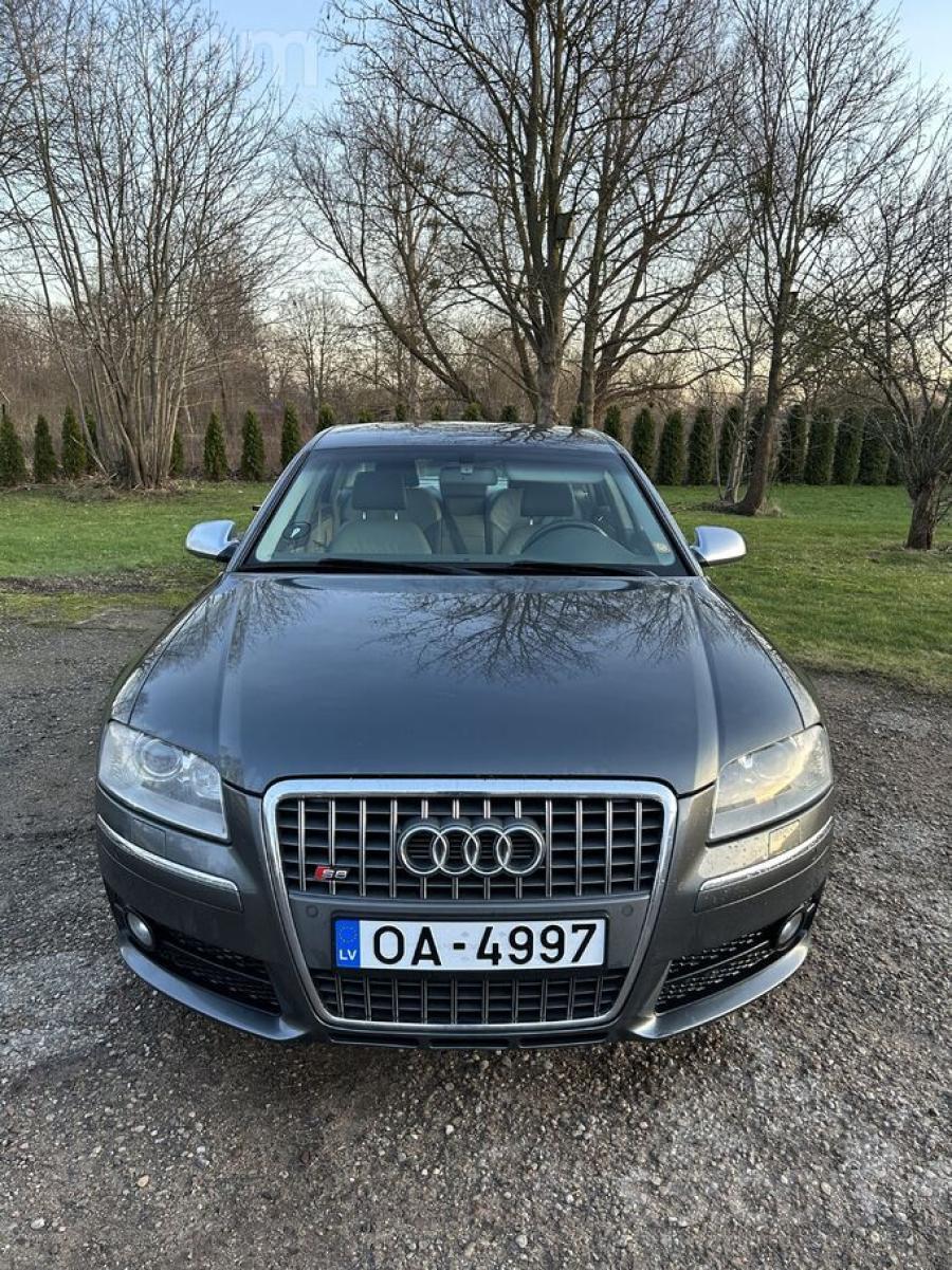 Pelēks Audi S8 2006 Liepāja, ar dzinēja tilpumu 5.20 L un nobraukumu 367 tūkst. km par 12500 €, foto 4 vietnē AUTOMOTO.COM.LV