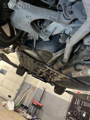 Pelēks Audi S8 2006 Liepāja, ar dzinēja tilpumu 5.20 L un nobraukumu 367 tūkst. km par 12500 €, foto 10 vietnē AUTOMOTO.COM.LV
