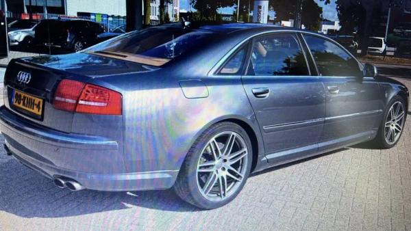 Grey Audi S8 2008 in Jurmala, with an engine capacity of 5.20 L and mileage of 271 thousand km for 11450 €, photo 3 on AUTOMOTO.COM.LV