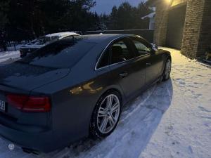 Grey Audi S8 2012 in Vilnius, with an engine capacity of 3.99 L and mileage of 298 thousand km for 21999 €, photo 5 on AUTOMOTO.COM.LV