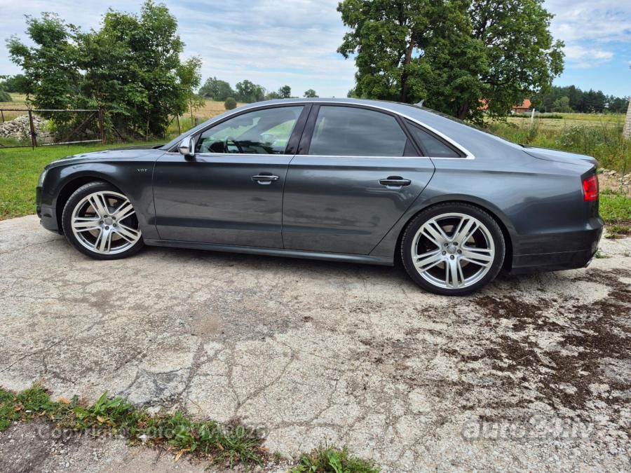 Pelēks Audi S8 2012 Tallina, ar dzinēja tilpumu 4.00 L un nobraukumu 311 tūkst. km par 19500 €, foto 3 vietnē AUTOMOTO.COM.LV