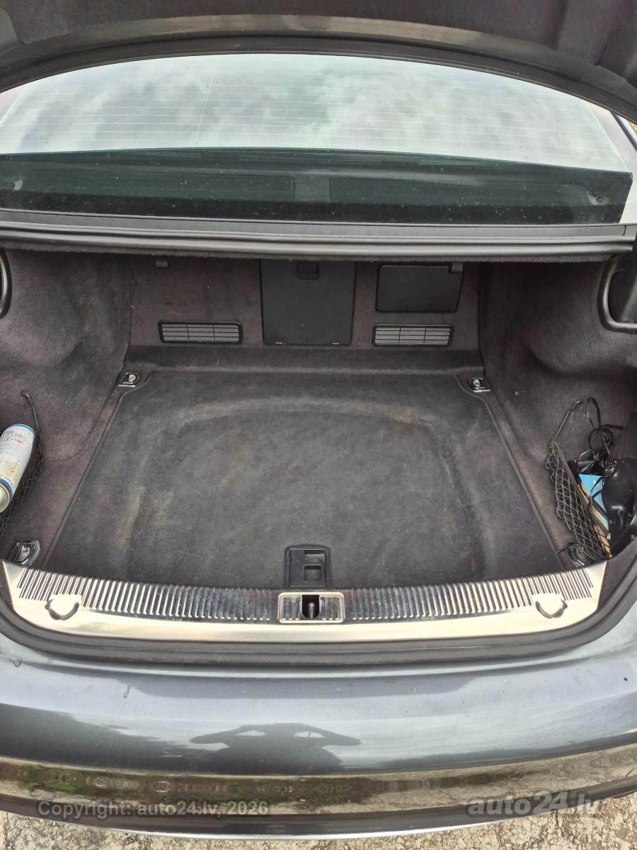 Pelēks Audi S8 2012 Tallina, ar dzinēja tilpumu 4.00 L un nobraukumu 311 tūkst. km par 19500 €, foto 12 vietnē AUTOMOTO.COM.LV