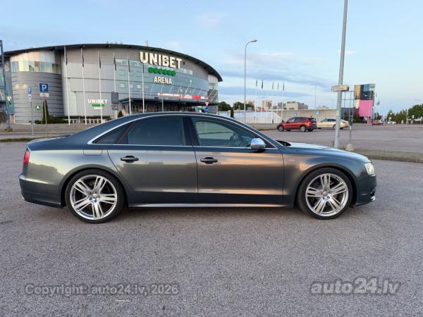 Pelēks Audi S8 2012 Tallina, ar dzinēja tilpumu 4.00 L un nobraukumu 312 tūkst. km par 24990 €, foto 3 vietnē AUTOMOTO.COM.LV