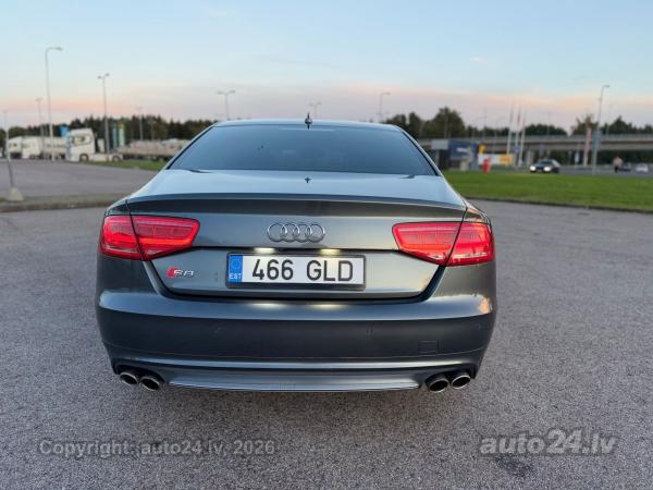 Pelēks Audi S8 2012 Tallina, ar dzinēja tilpumu 4.00 L un nobraukumu 312 tūkst. km par 24990 €, foto 5 vietnē AUTOMOTO.COM.LV